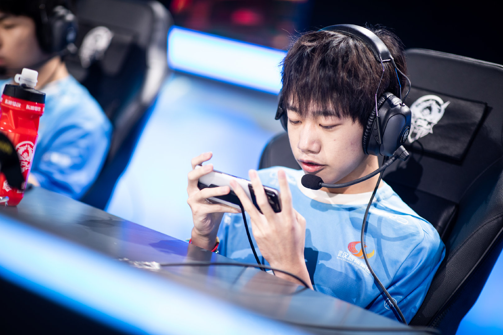 Qingrong skin signed to Yixing: Brother E is my family, I want to win ...