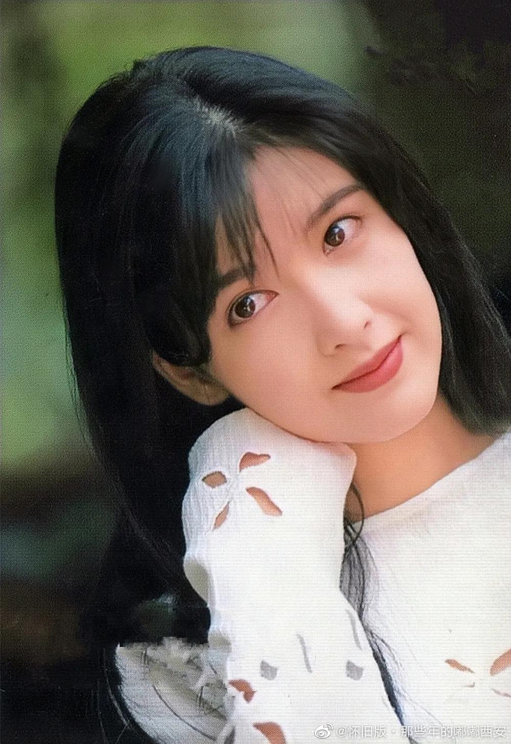 "Zhou Huimin" dances gracefully and rolls poems and books - iNEWS