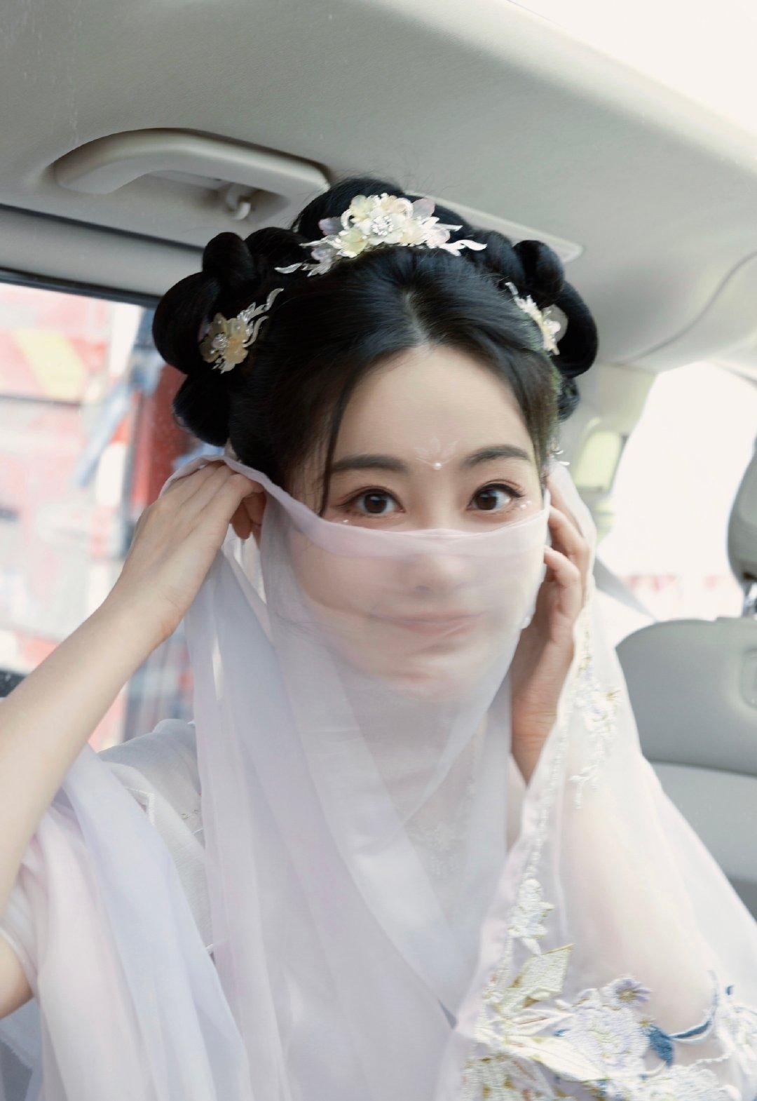 Zhu Xudan became popular with a kind of outfit called "translucent ...