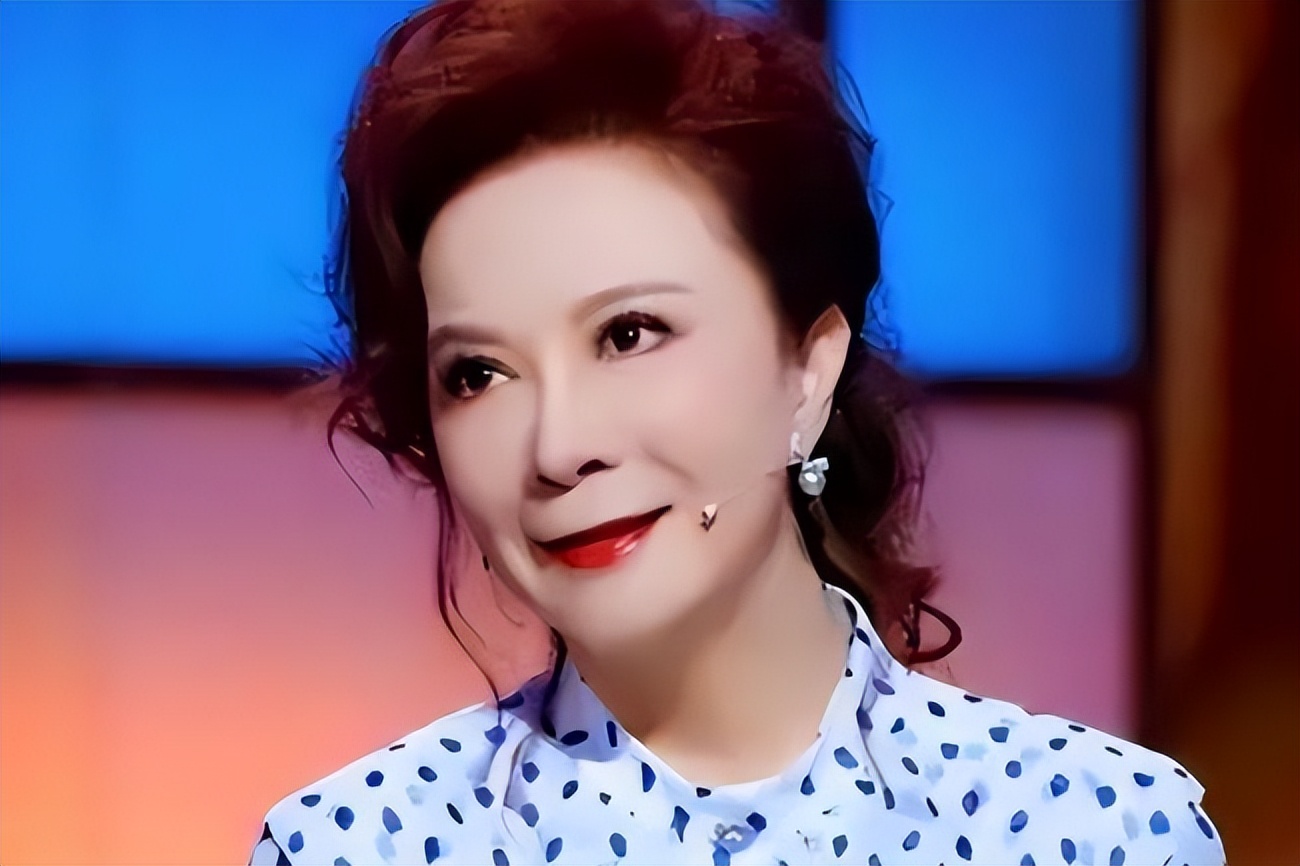 Cai Ming, who has been "breaking the circle" all her life, can only ...