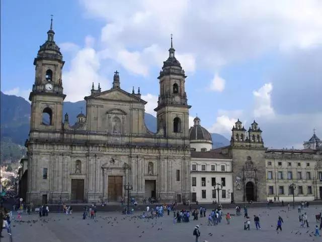 The development and transformation of Colombian modern architectural ...