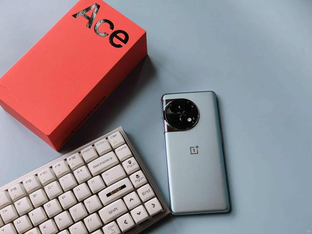 Was OnePlus ACE2 really backstabbed by OnePlus ACE2V? - iMedia