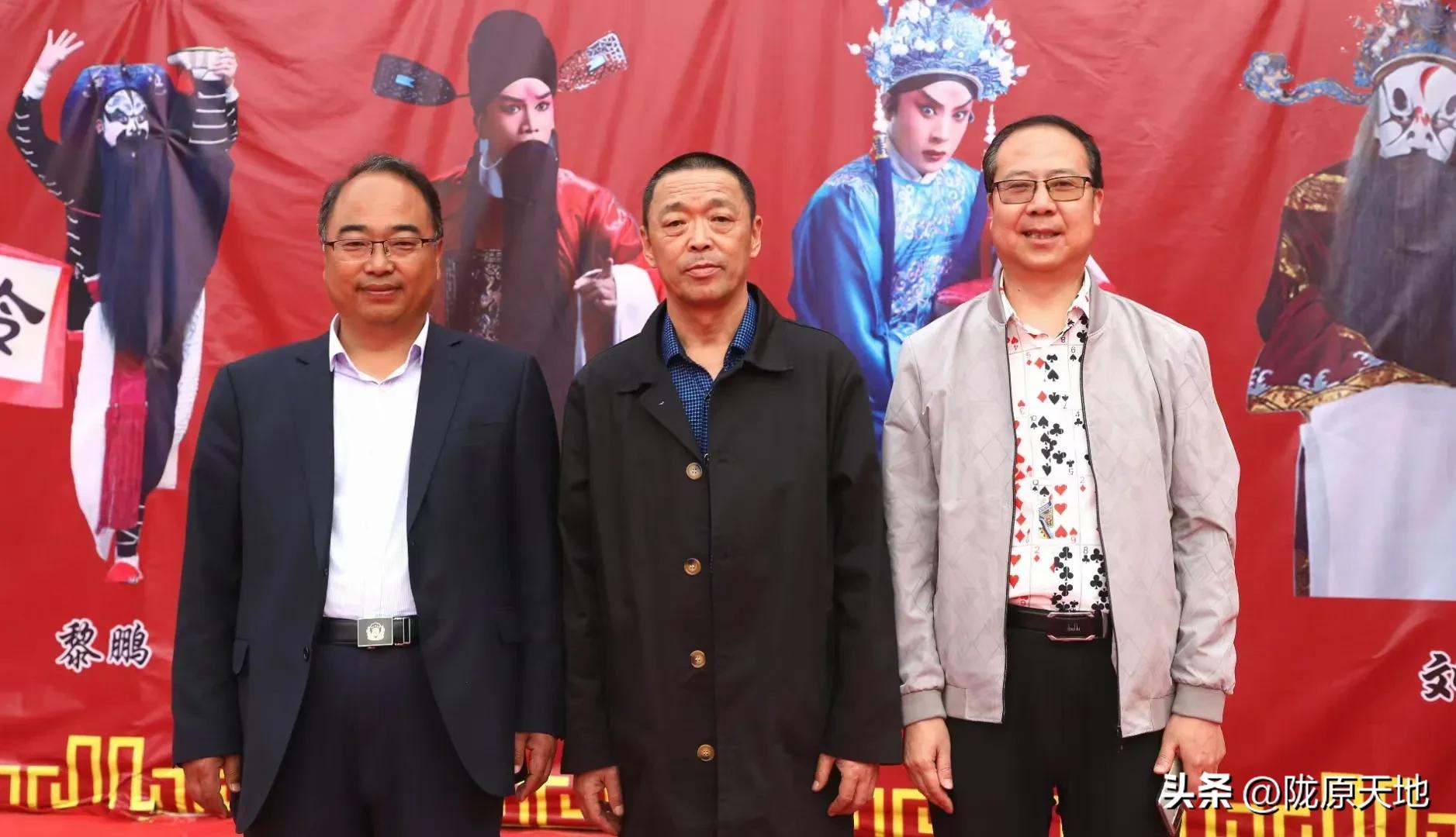 Painter Zheng Ke donated the ink painting "Impression of Daxiang ...