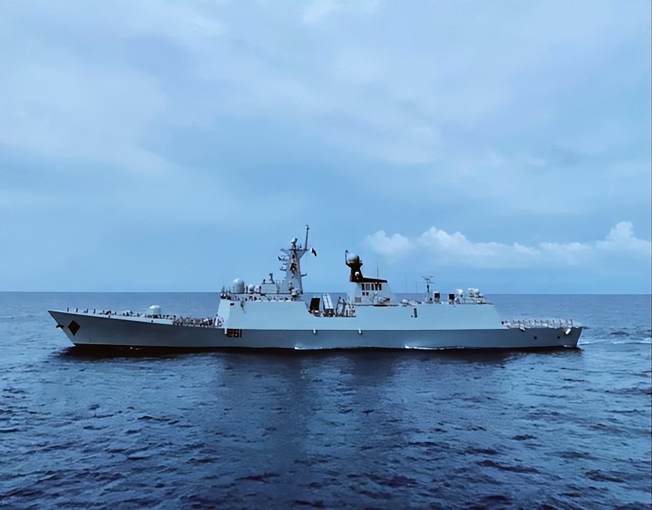 Hongqi-16FE: The maximum range has been increased to 160 kilometers, and it has been upgraded to ...