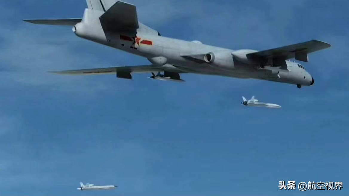 The H-6 bomber shows its strength, can carry 4 drones for action, and ...