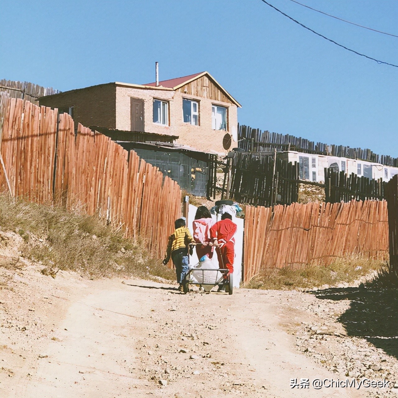 Singer Wu Yufei has disappeared for 10 years and is back!Ever shoulder ...