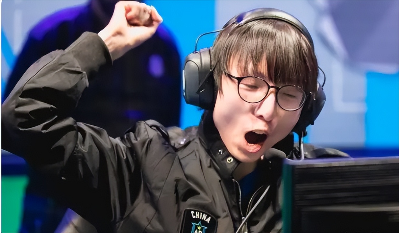 MLXG再次爆料RNG合同，喊話皇族：賠七千萬不如讓我死！ - 頭條匯