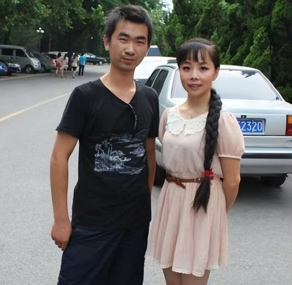 After 8 years of marriage, Wang Erni, who complained late at night that ...