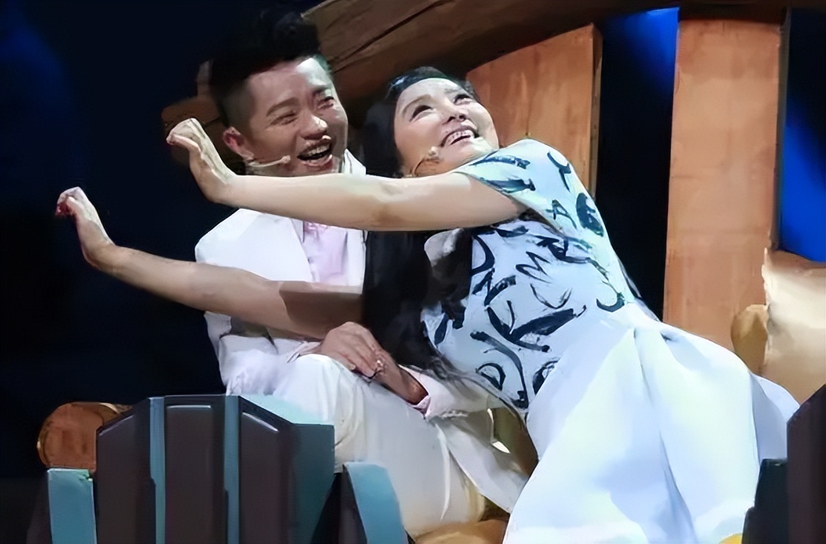 Linghua gets married, Zeng Yi cries, Zeng Yi gets married, Linghua gets drunk: We regard each ...