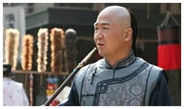 He Shen had three major opponents in his life, two of them were in vain ...