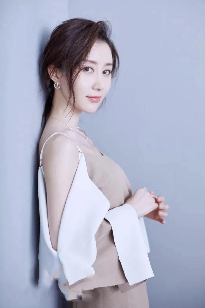 "The Secret History of Xiaozhuang" Concubine Dong E plays Shu Chang ...