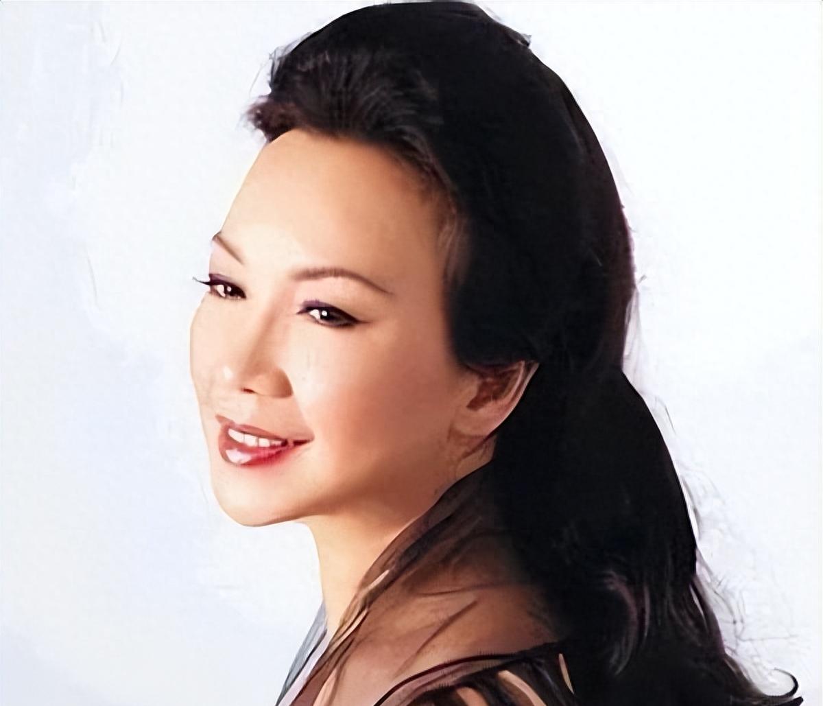 Among the top ten female singers in the Chinese music world, the first ...