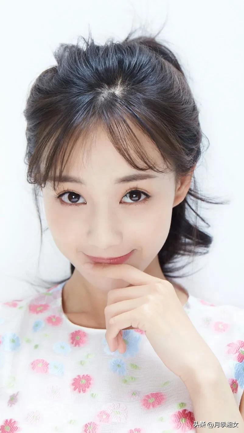 Playful and lovely Li Yitong - iMedia