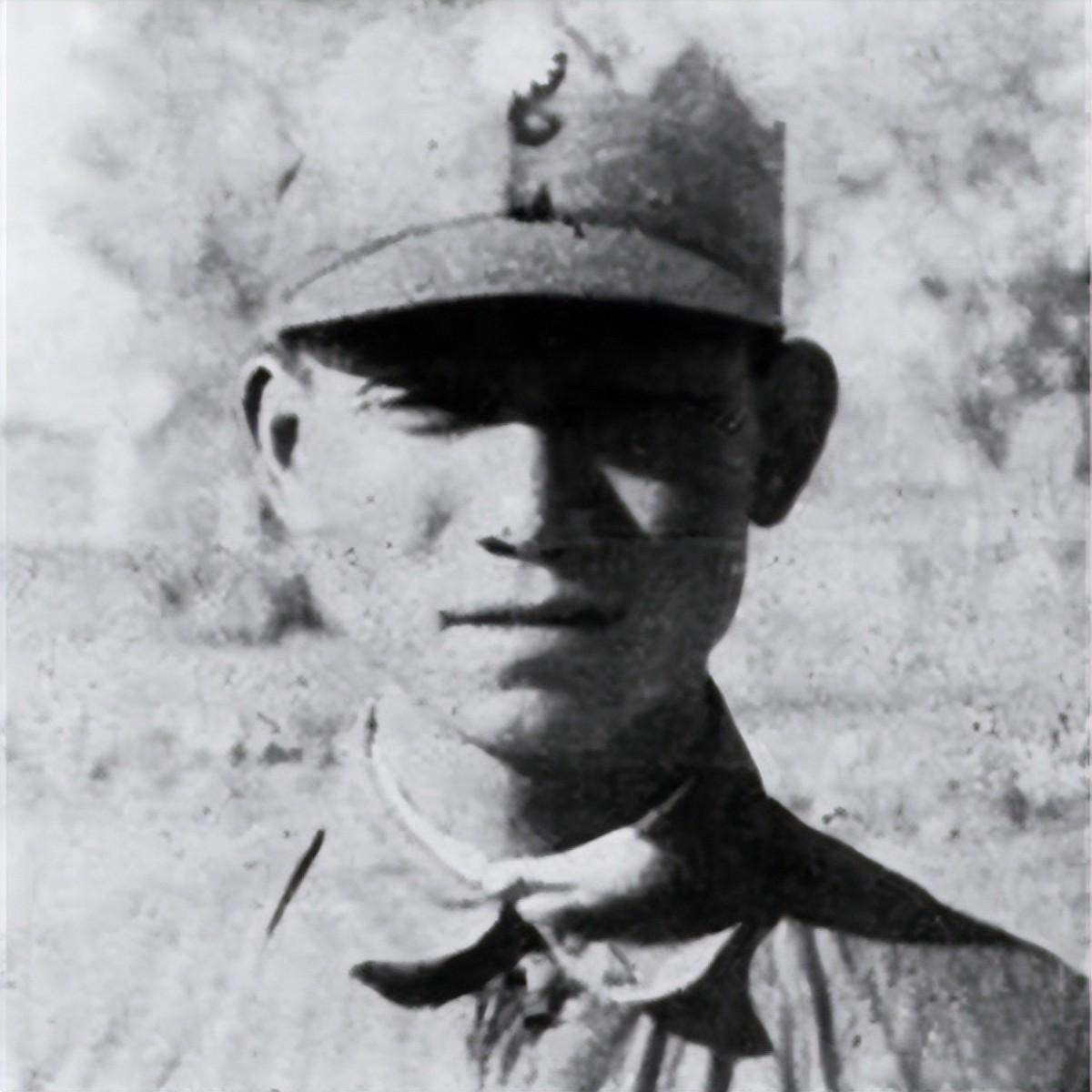 Before being awarded the title in 1955, Chen Guang set himself on fire ...