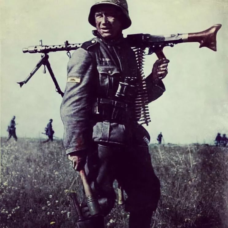 Appreciation of old German photos of World War II - iNEWS