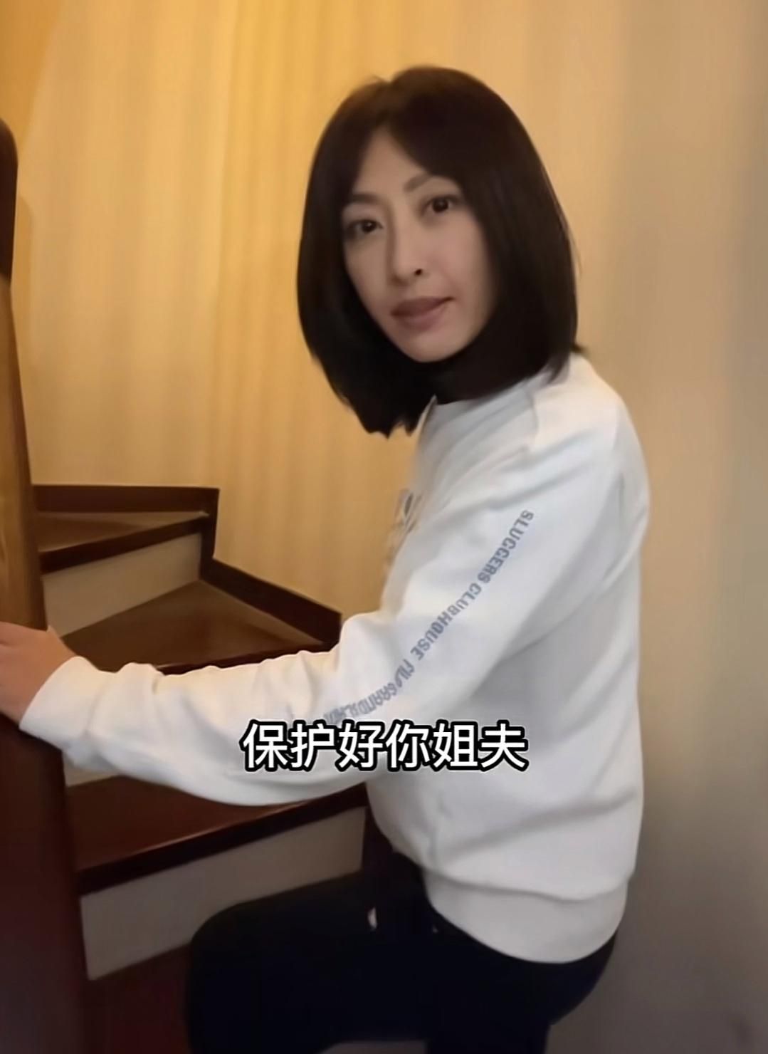 Hong Kong star Li Zixiong eats hot pot at six o'clock in the morning ...