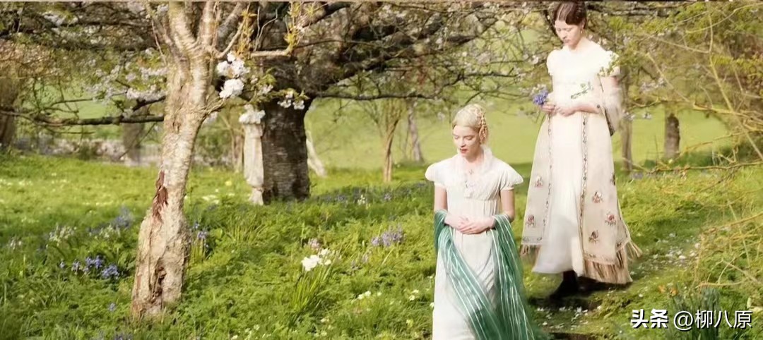 The film "Emma" uses bright and fresh colors, what role does it play in ...