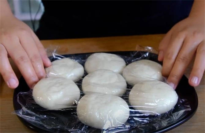 The practice of homemade pancakes, 1 pancake in 15 seconds, the ...