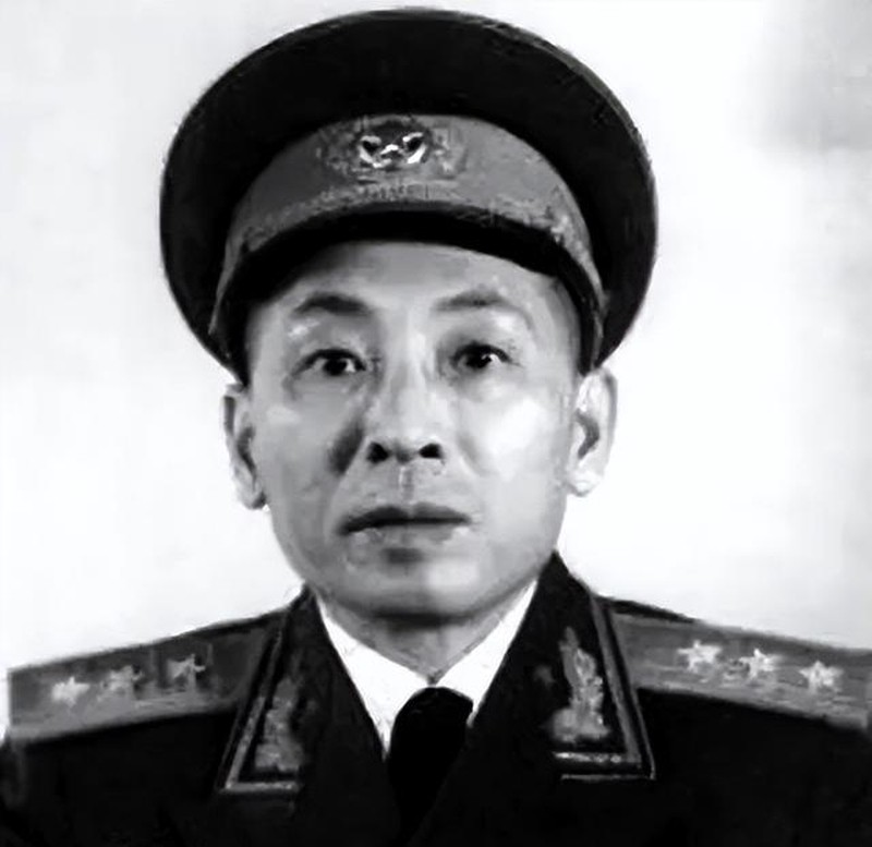 Su Yu invited Ye Fei to dinner. Halfway through the meal, Su Yu threw ...