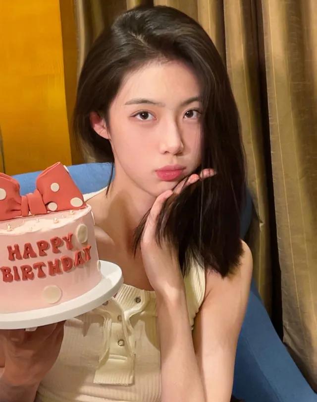 Basketball goddess Zhuo Shi takes a photo. She is celebrating her 18th ...