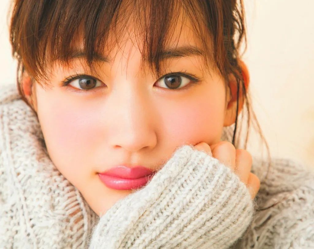Yui Aragaki and Satomi Ishihara both lost, and she became more and more popular as she dominated ...