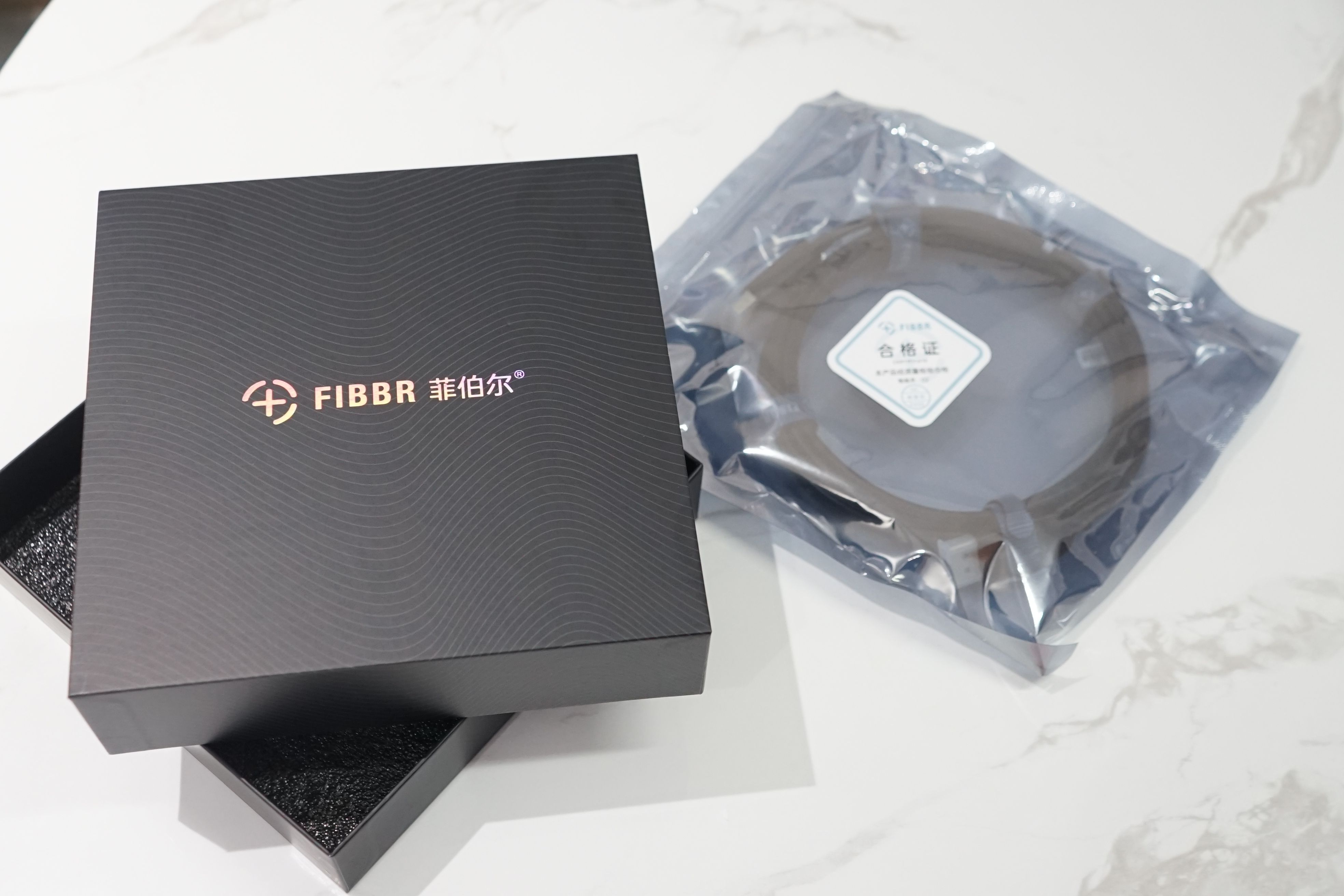 Extreme display, FIBBR Real series DP 2.1 active optical fiber cable ...
