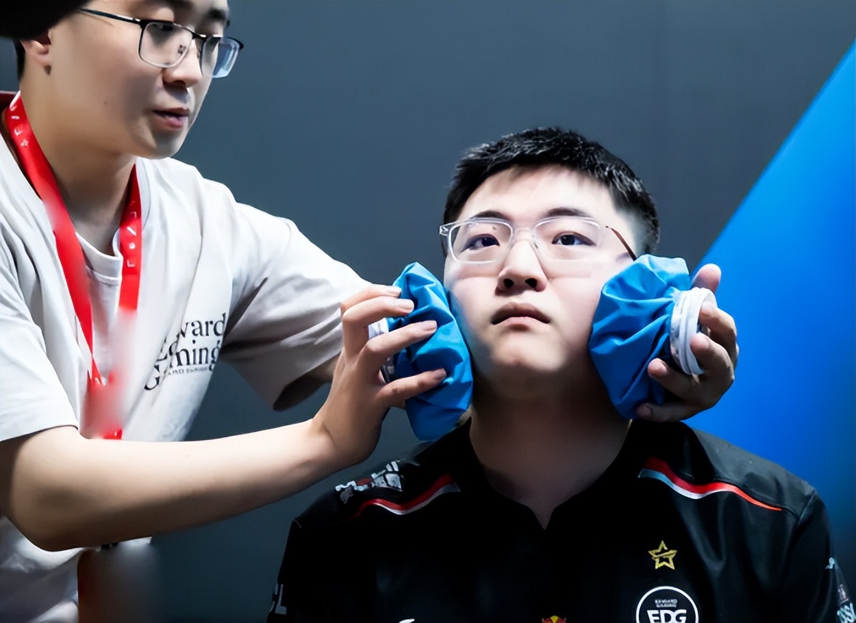 EDG was zero-blocked by WBG, a move in the UZI game caused heated ...