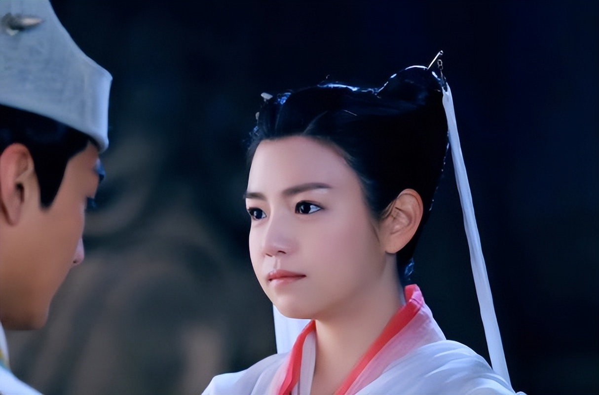 Yang Guo has an uncle who is very playful and always pesters Xiaolongnu ...