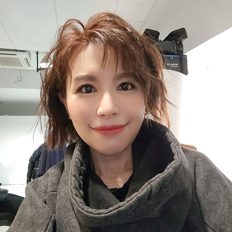 Taiwanese singer Liao Wanjun suffers from stage three breast cancer ...