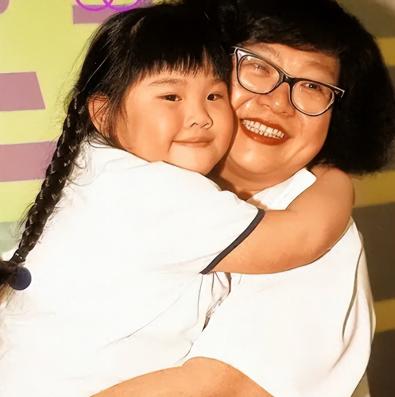 "Lonely" Zheng Xinyi: Inherited tens of millions of inheritances, her ...