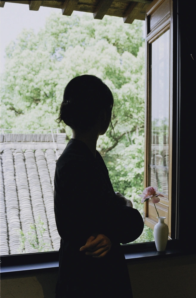 Lu You's elder brother embraces a beautiful woman with a poem, the ...