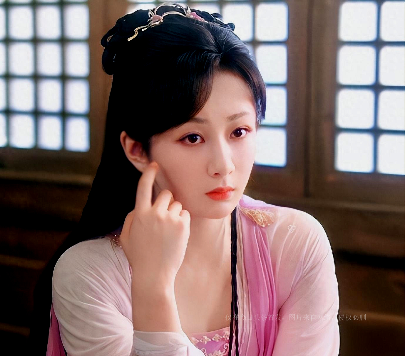 33-year-old Zhang Zhixi plays the mother, and 44-year-old He Shengming plays the father. Why is ...