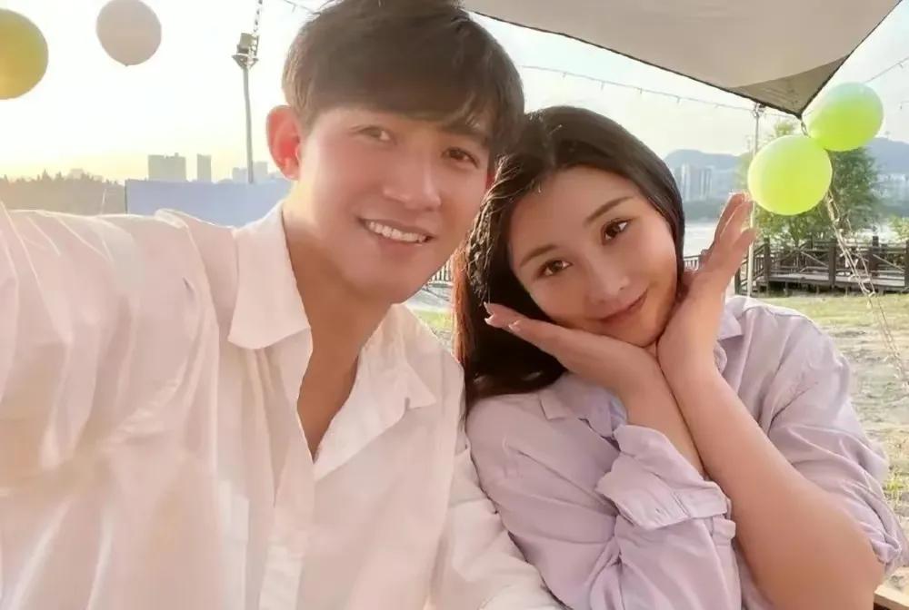 Actor Li Zifeng announced his divorce, and his wife changed from a ...