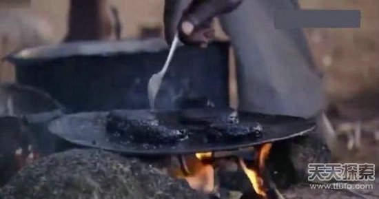 A burger made of 500,000 mosquitoes, do you dare to eat it? - iNEWS