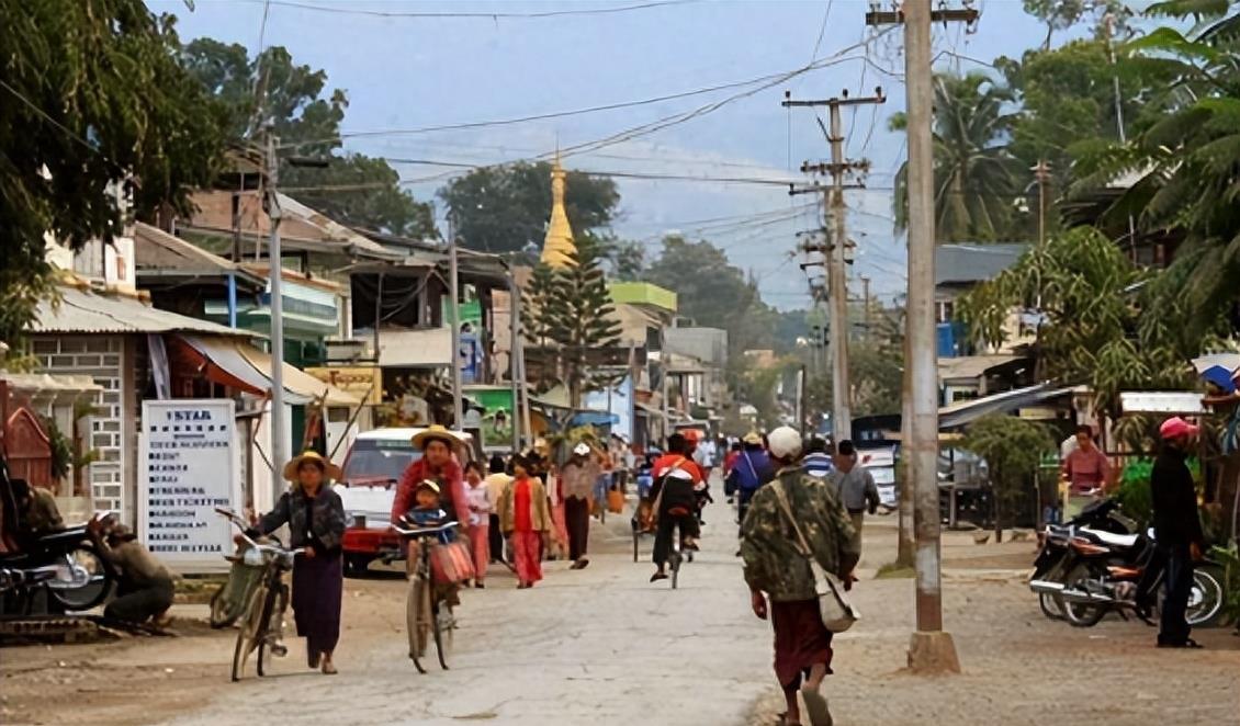 Americans hide from locals on the streets of northern Myanmar: They say ...
