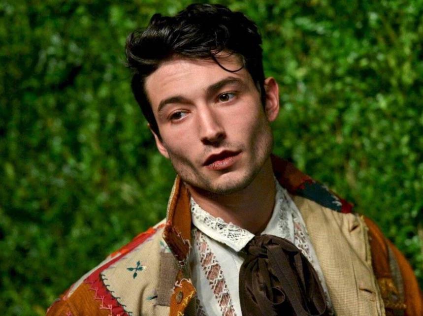 The "Flash" male star was arrested for beating people in a bar, and ...