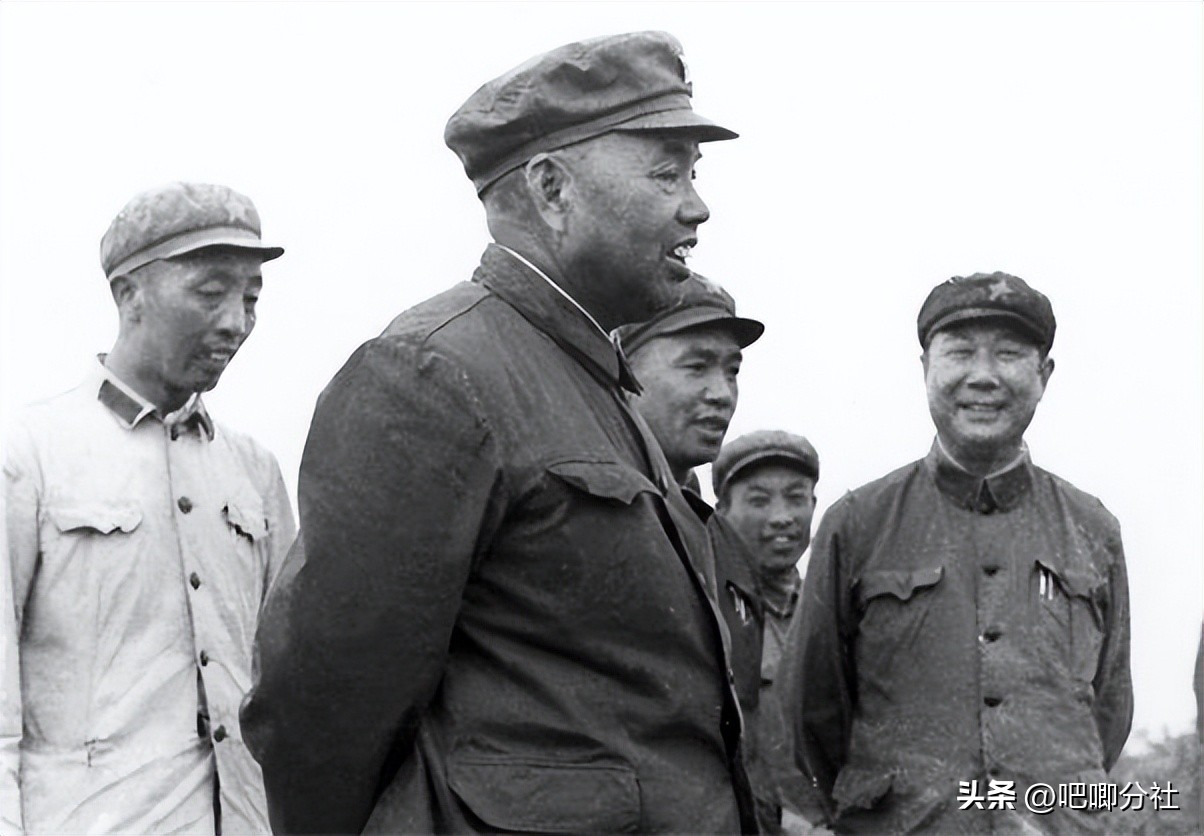 This lieutenant general was promoted, but his rank did not change ...