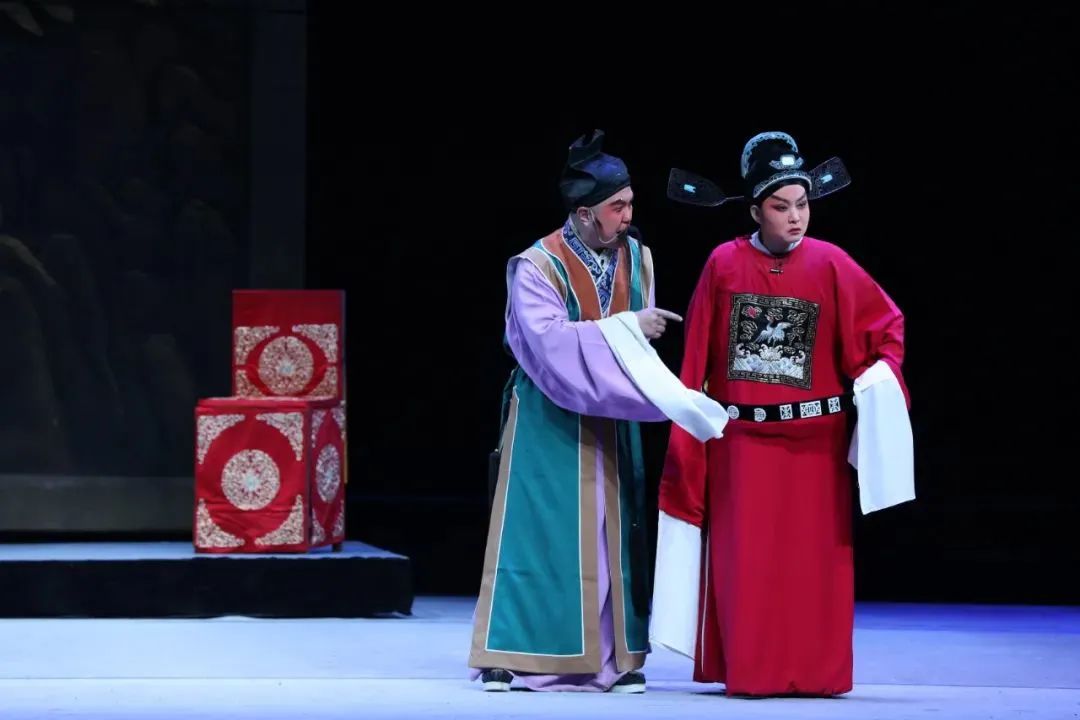 Yang Shengjuan starred in the classic Qin Opera "Zhou Ren" - iNEWS