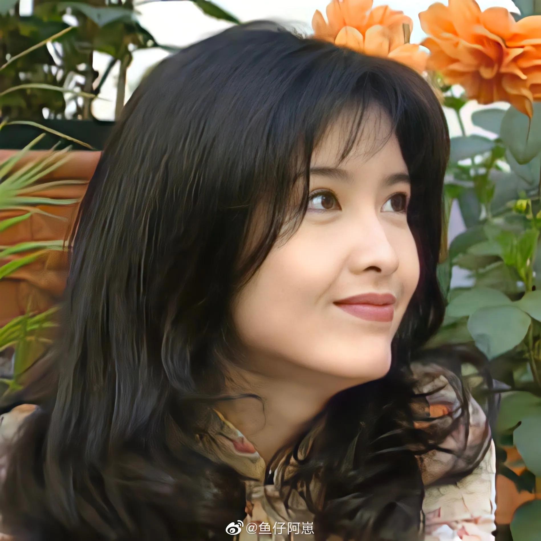 "Zhou Huimin" dances gracefully and rolls poems and books - iNEWS