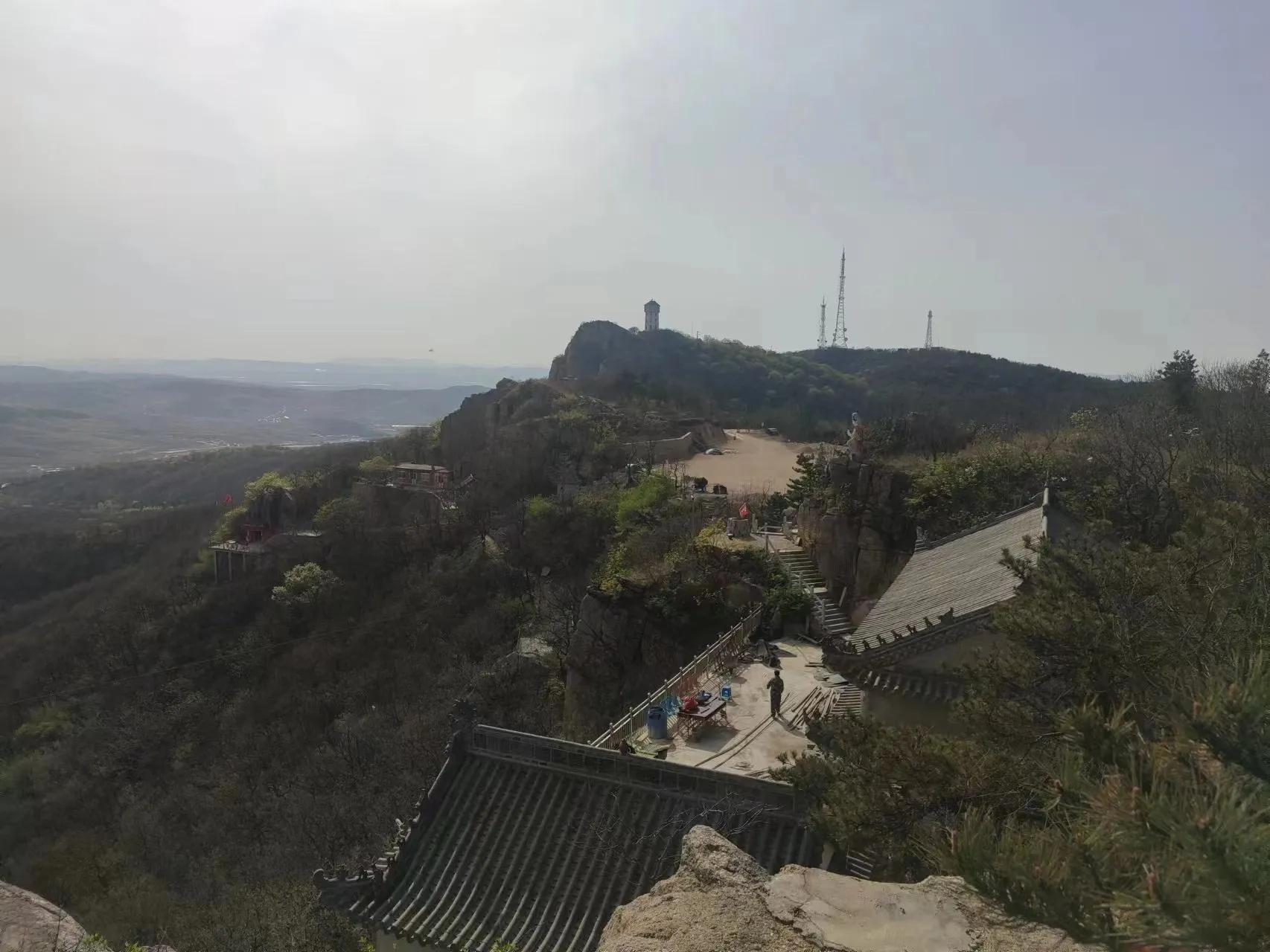 The Temple of the Sun on the cliff in Dalian! - iNEWS