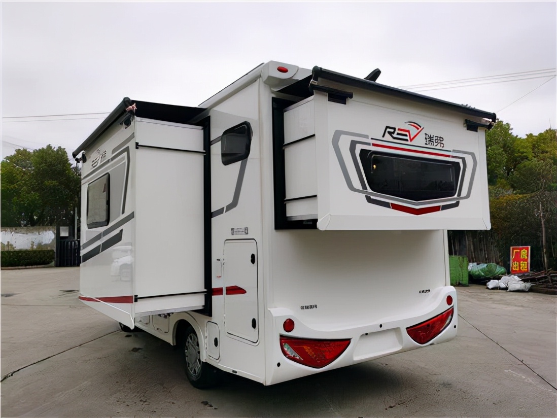 River V820 Iveco launches luxury and pinnacle versions, more ...