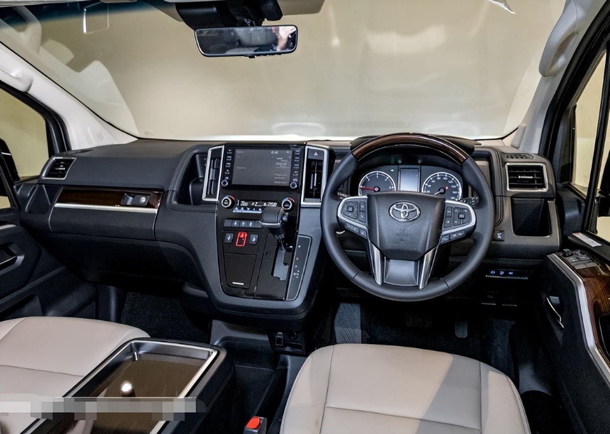 New Toyota Hiace "resurrection", 5.3 meters long, 2.0T diesel + side ...