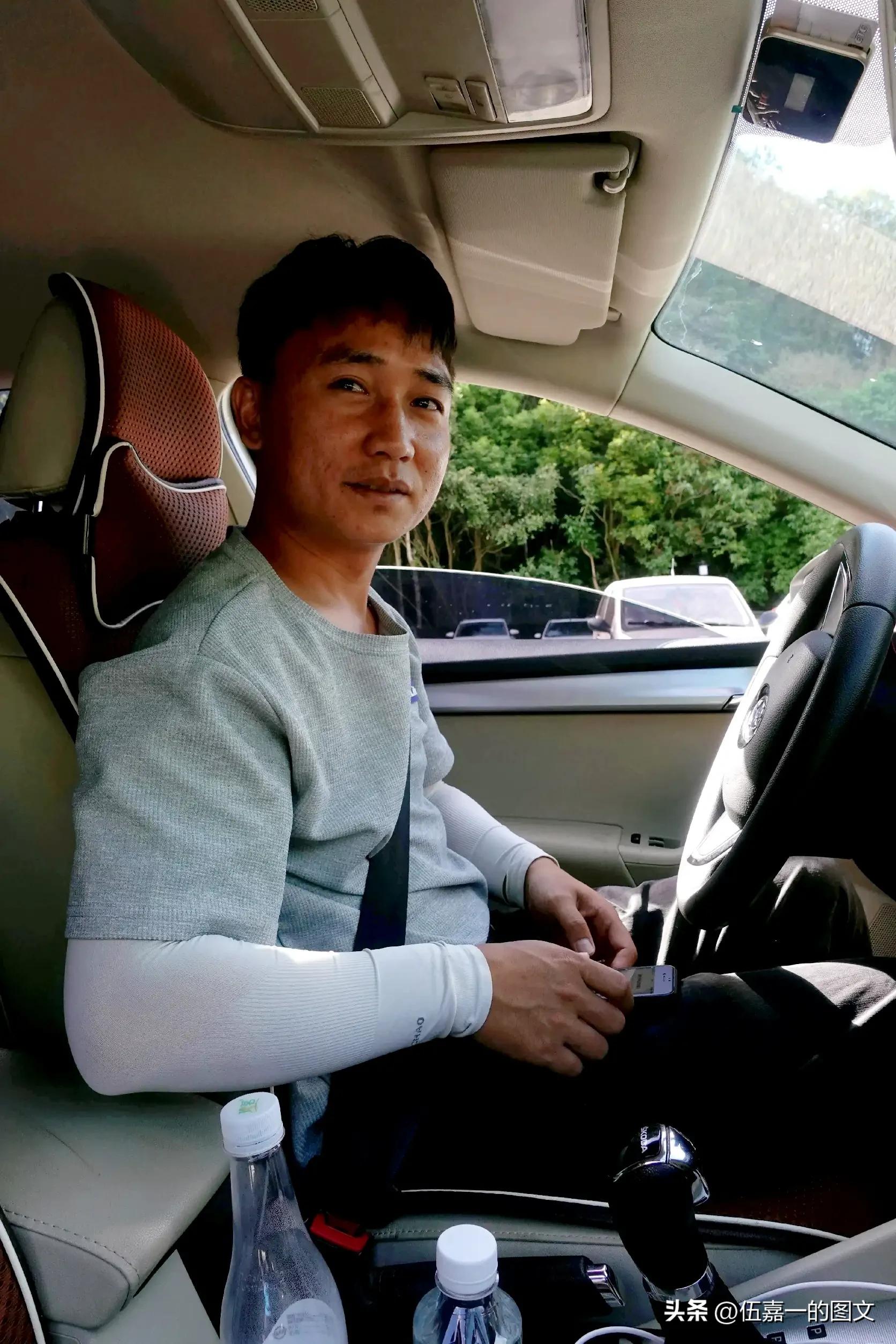 Xiao Zhao, a Didi driver of the Yi nationality who loves his family - iNEWS