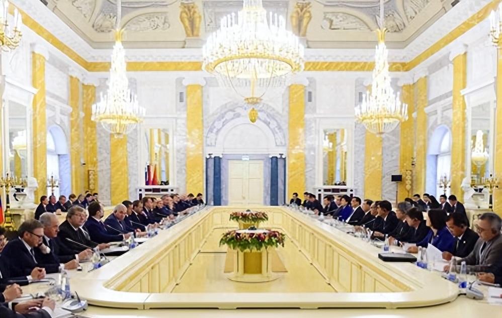 Maintaining world peace and developing and progressing together is what ...