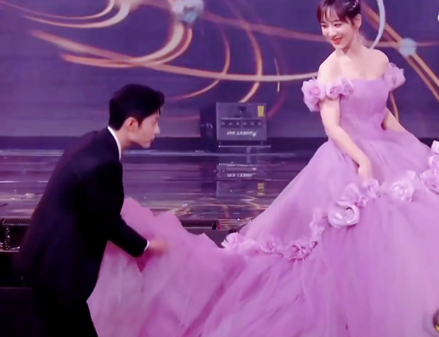 "Double-sided life" Xiao Zhan: Why do you have different attitudes ...