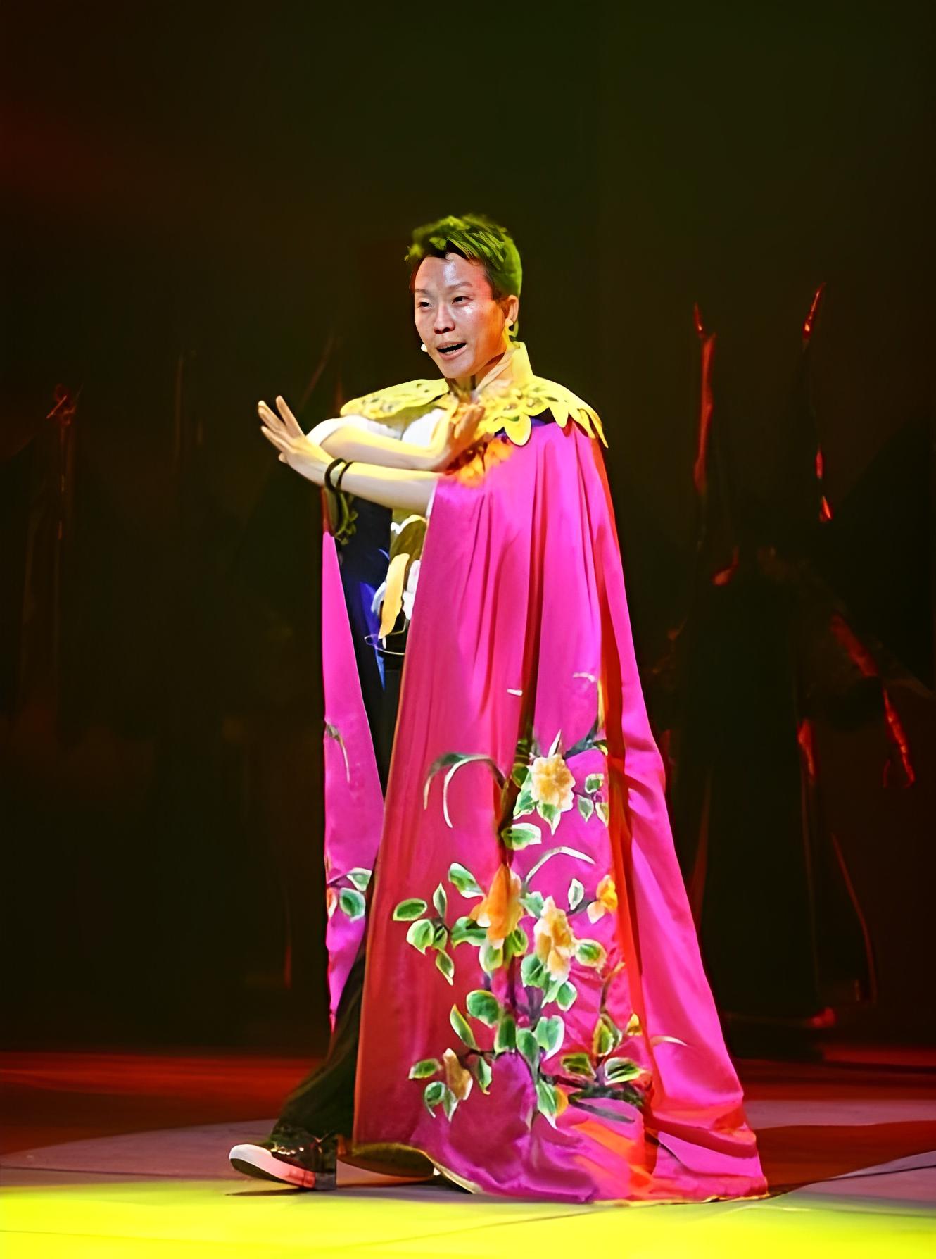 The 45-year-old Li Yugang is neither in love nor married, and his ...