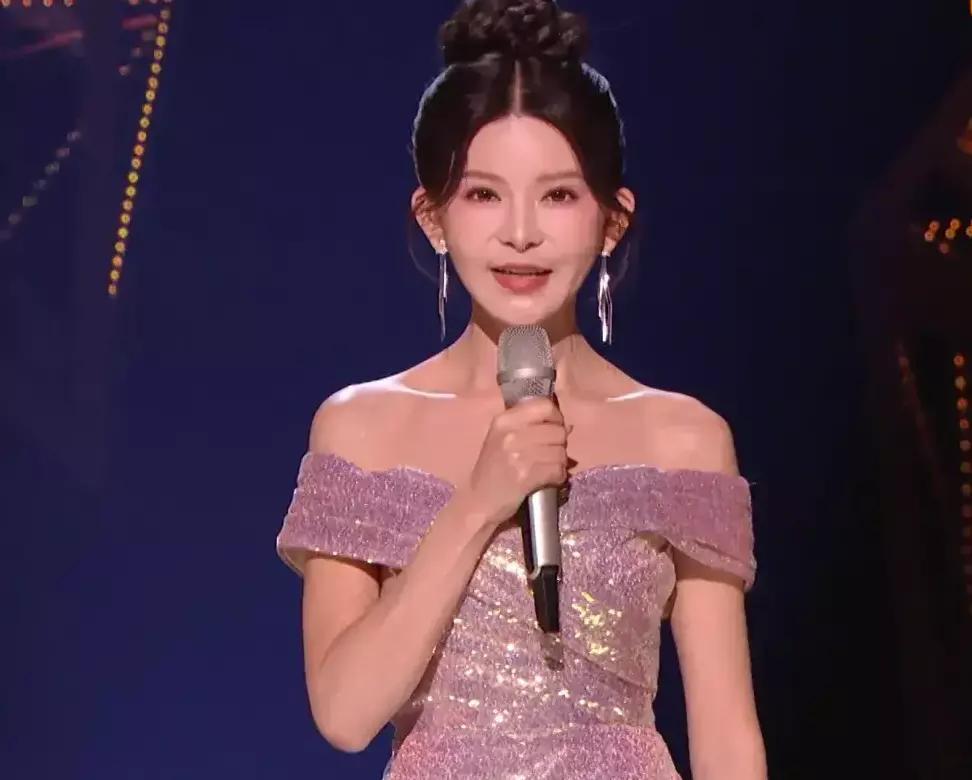 Zhou Weiwei: Who is the face of the host? Where does it come from? - iNEWS