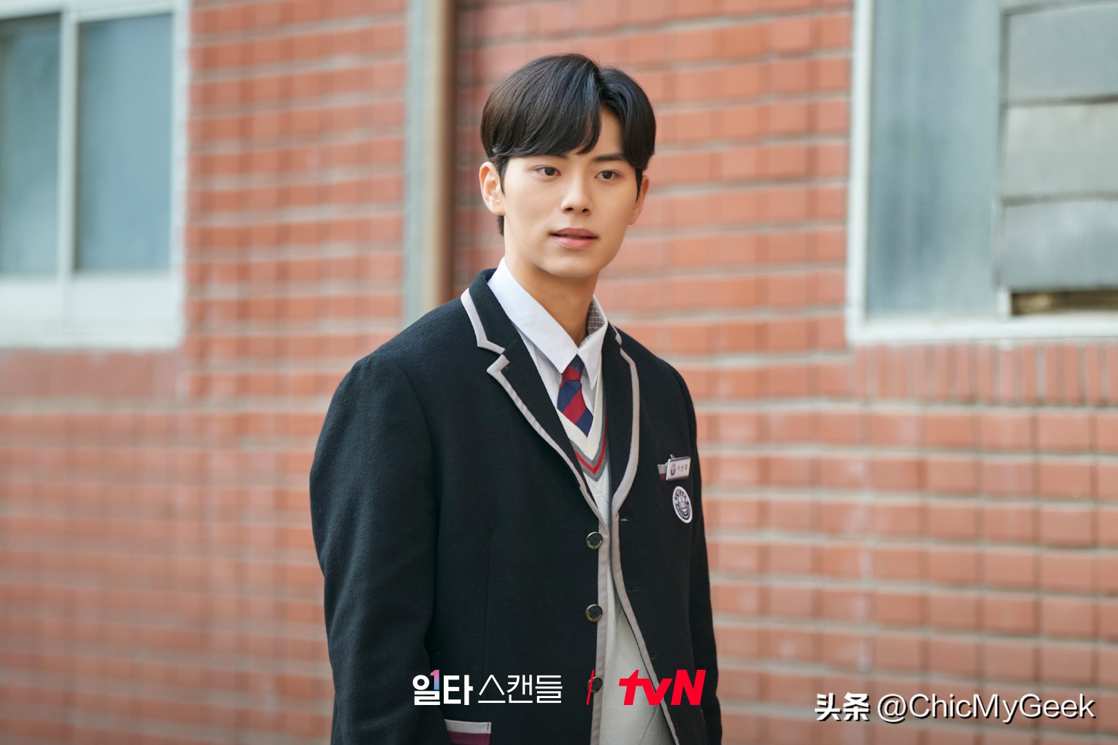 7 uniforms kill Korean male stars! The battle-damaged car Yin Youshuai ...