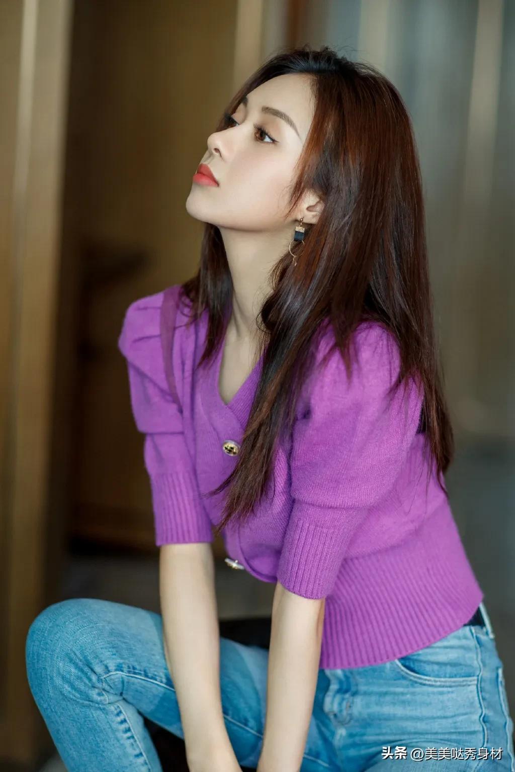 Mainland actress Zheng He Huizi is youthful, beautiful, sweet and ...