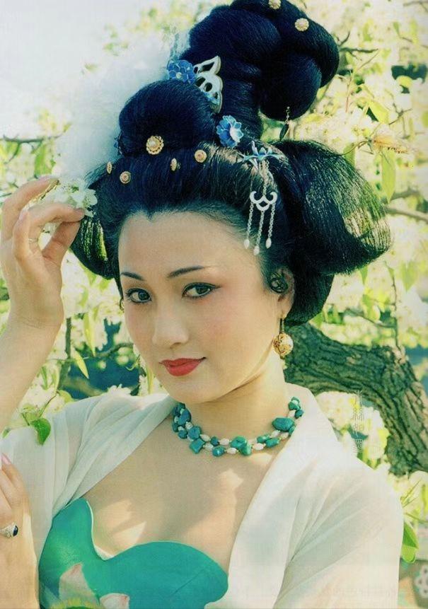 These two "fat" actresses used their strength to face the deformed ...